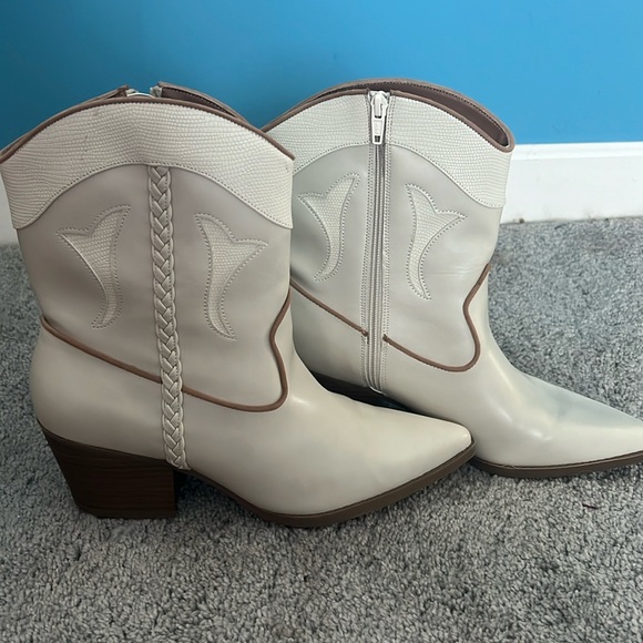 Universal Thread | Shoes | Universal Threads Cowgirl Boots | Poshmark